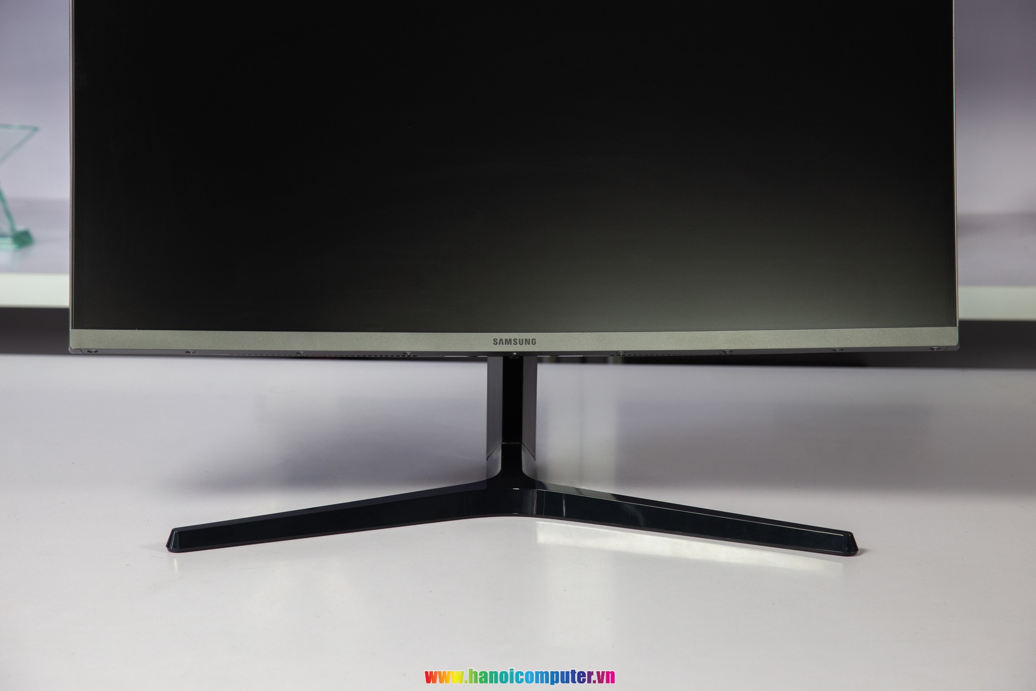 Samsung C27JG50, màn hình chơi game tốt nhất dưới 13 triệu đồng.